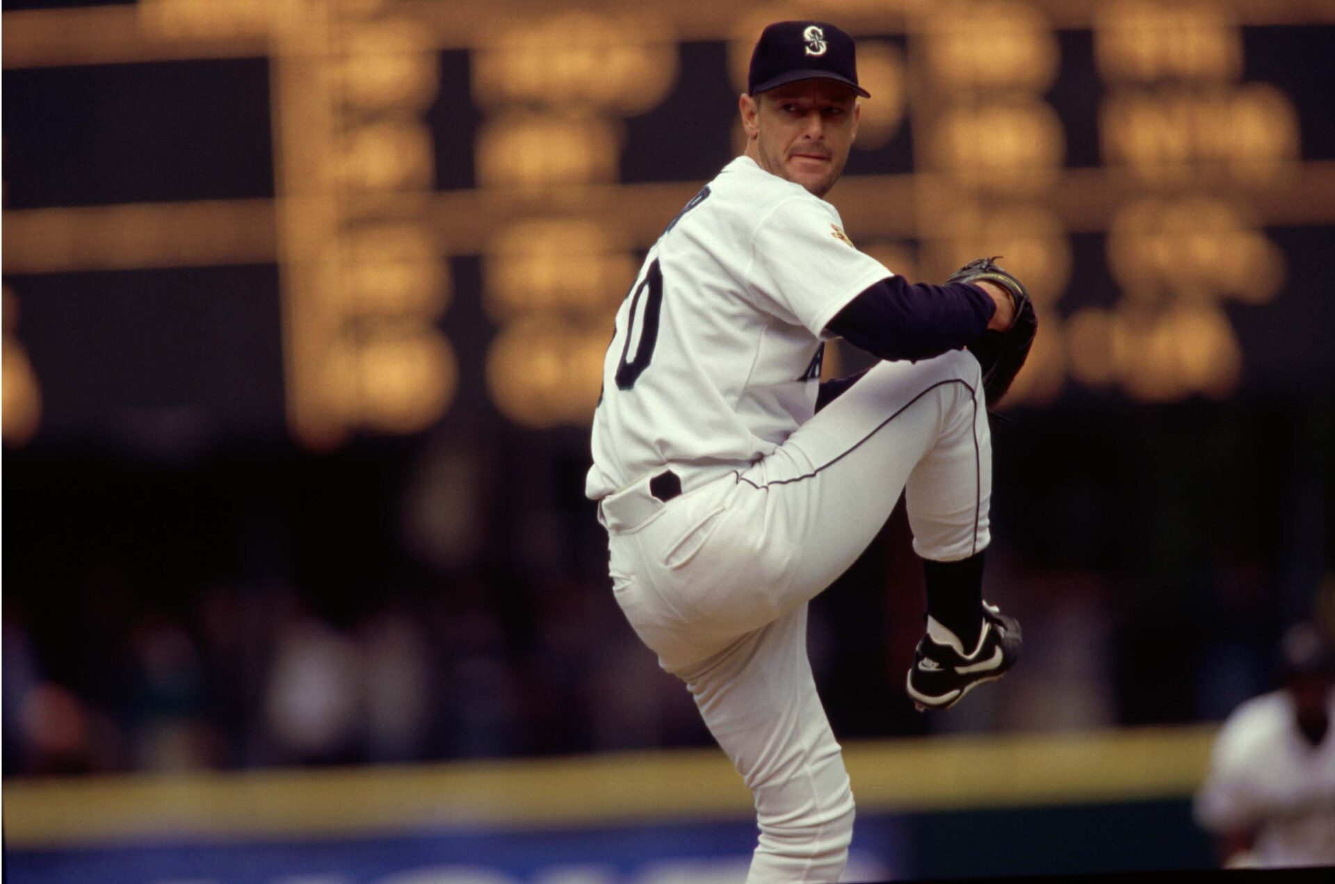 Jamie Moyer joins KJR 950AM in Seattle - Eluna